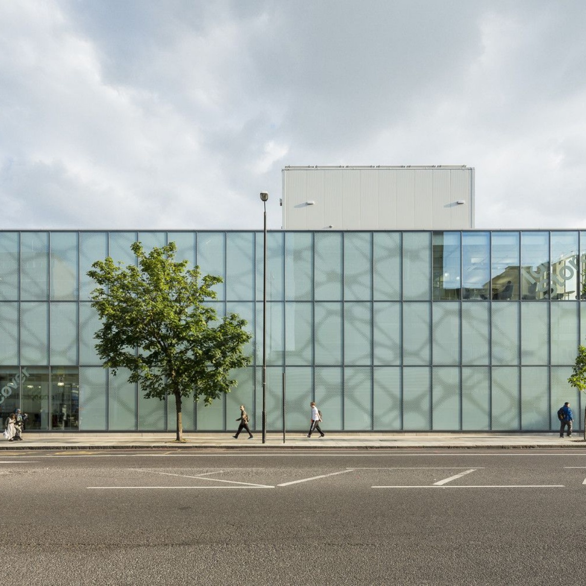 Blue Gate Fields Infant School - Idea Store Watney Market Reopens